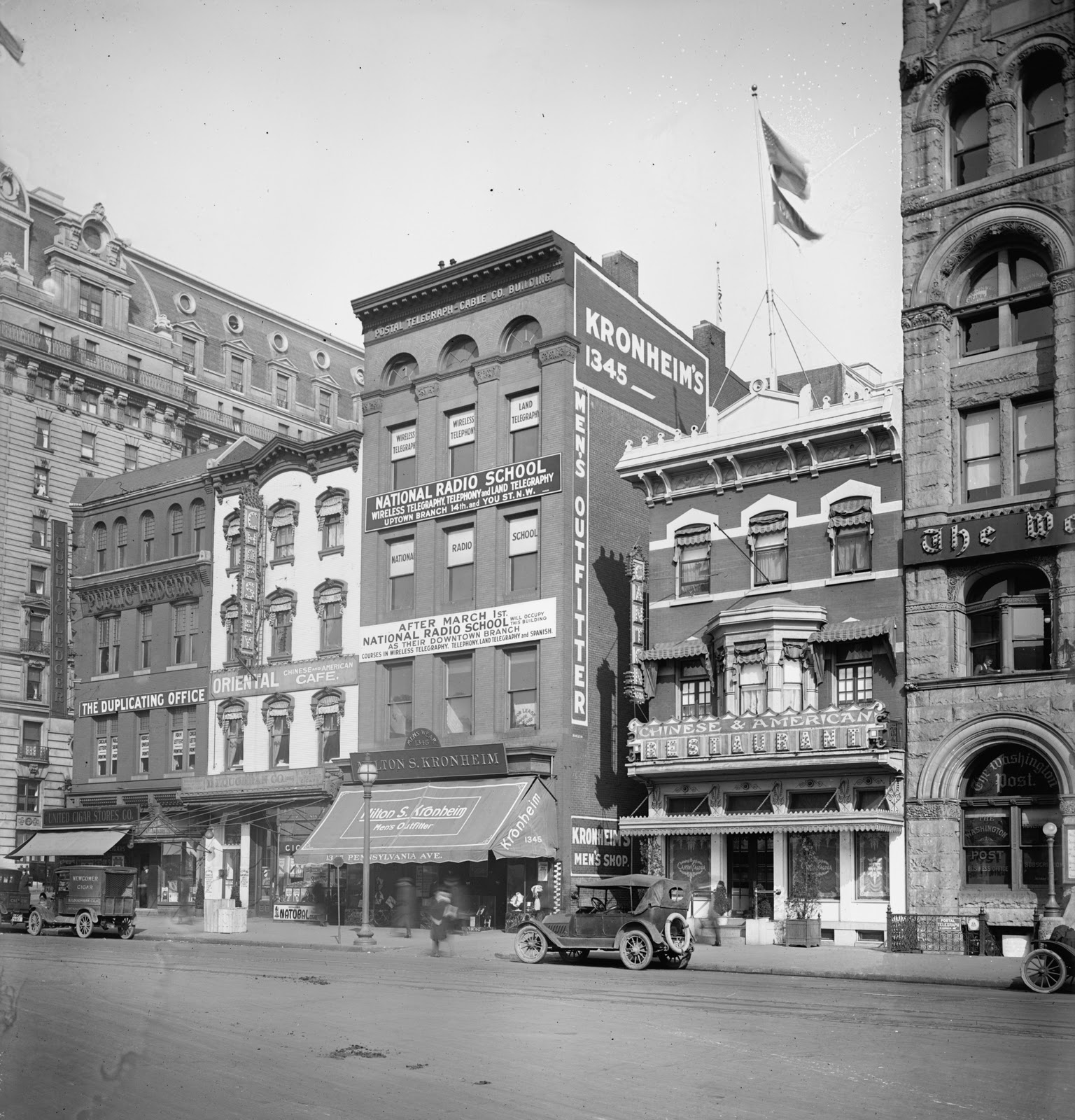 Bassin's Restaurant, Washington's First Sidewalk Café