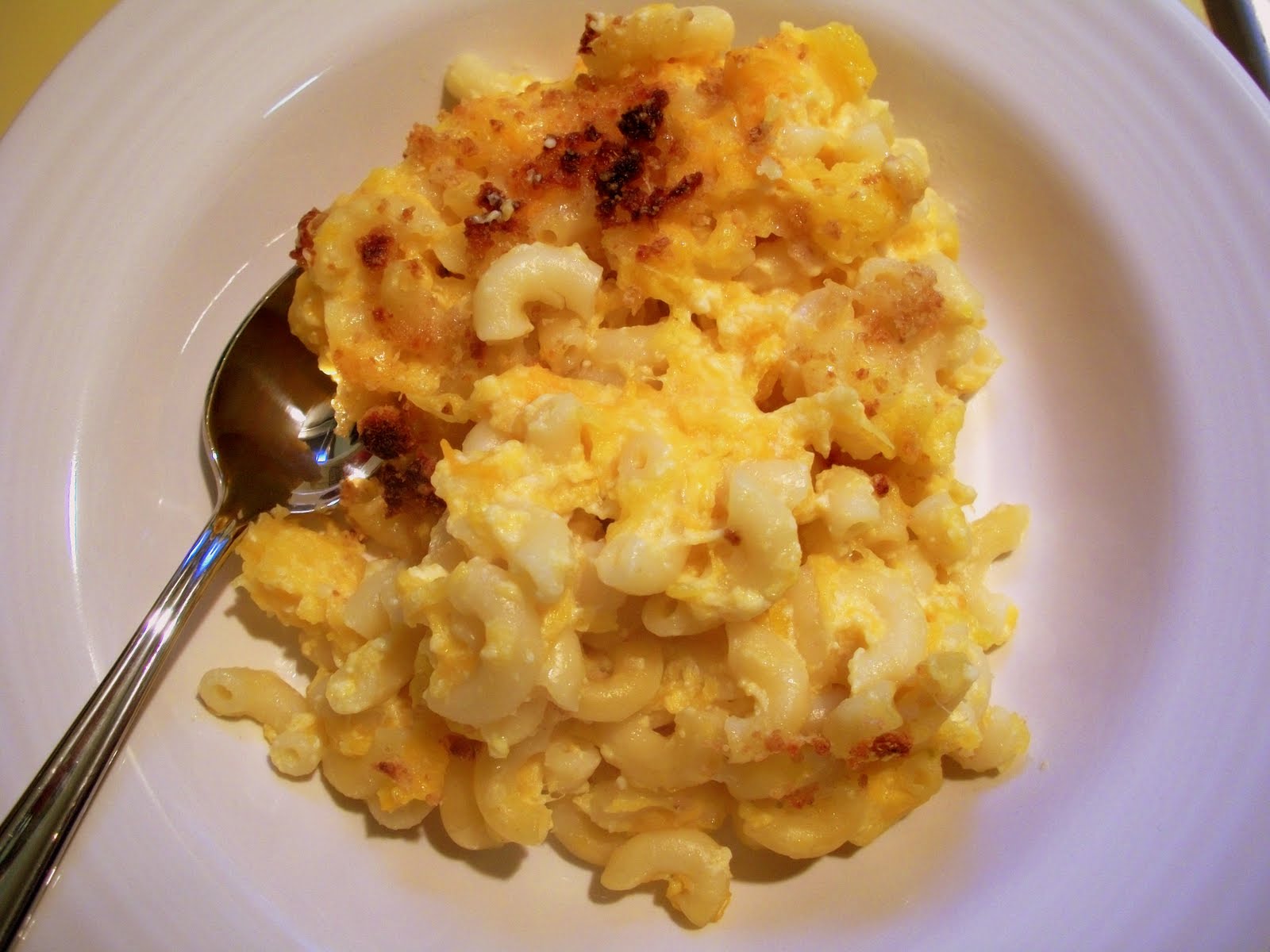Robyn Cooks: Macaroni and Four Cheeses (with hidden squash!)