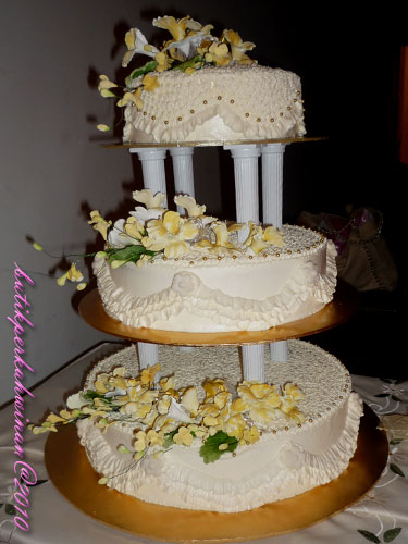 Eina's Creations: Kek kahwin 3-tier - kuning lembut