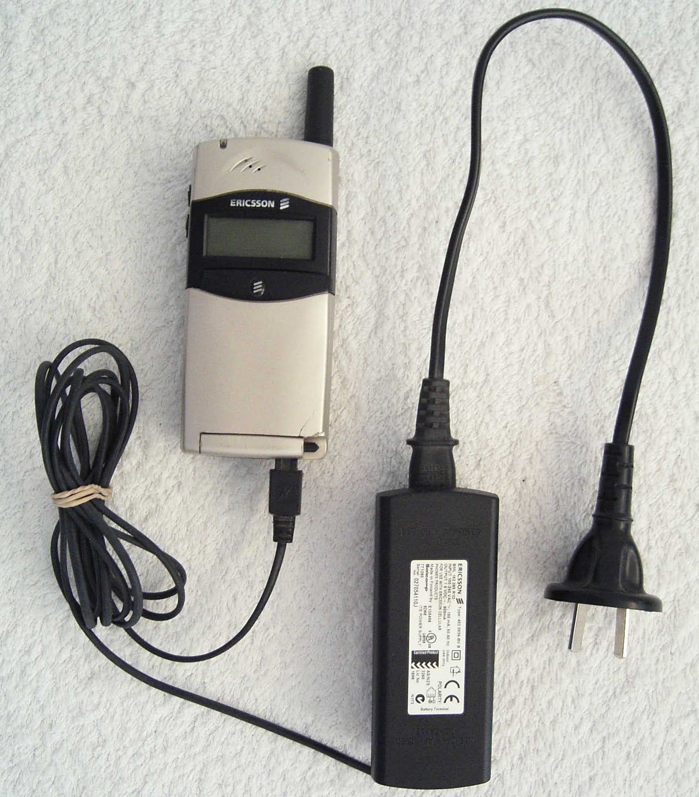 TUTTISFRUTTI: Ericsson T18d