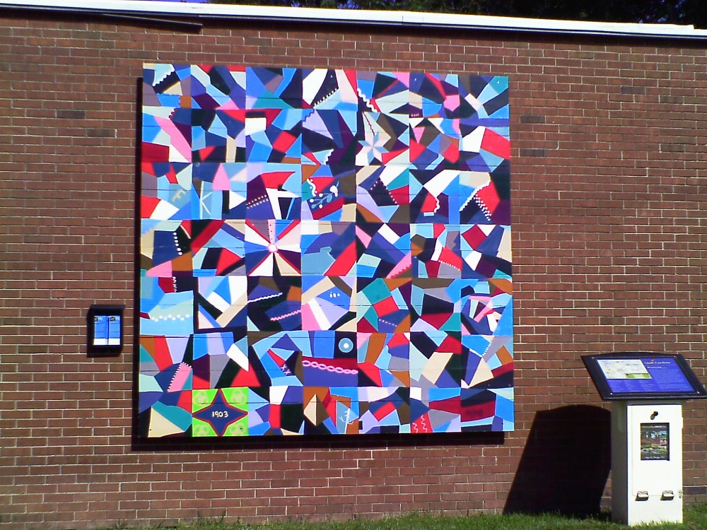 Hollyhock Quilts: Indiana Amish Quilt Murals!