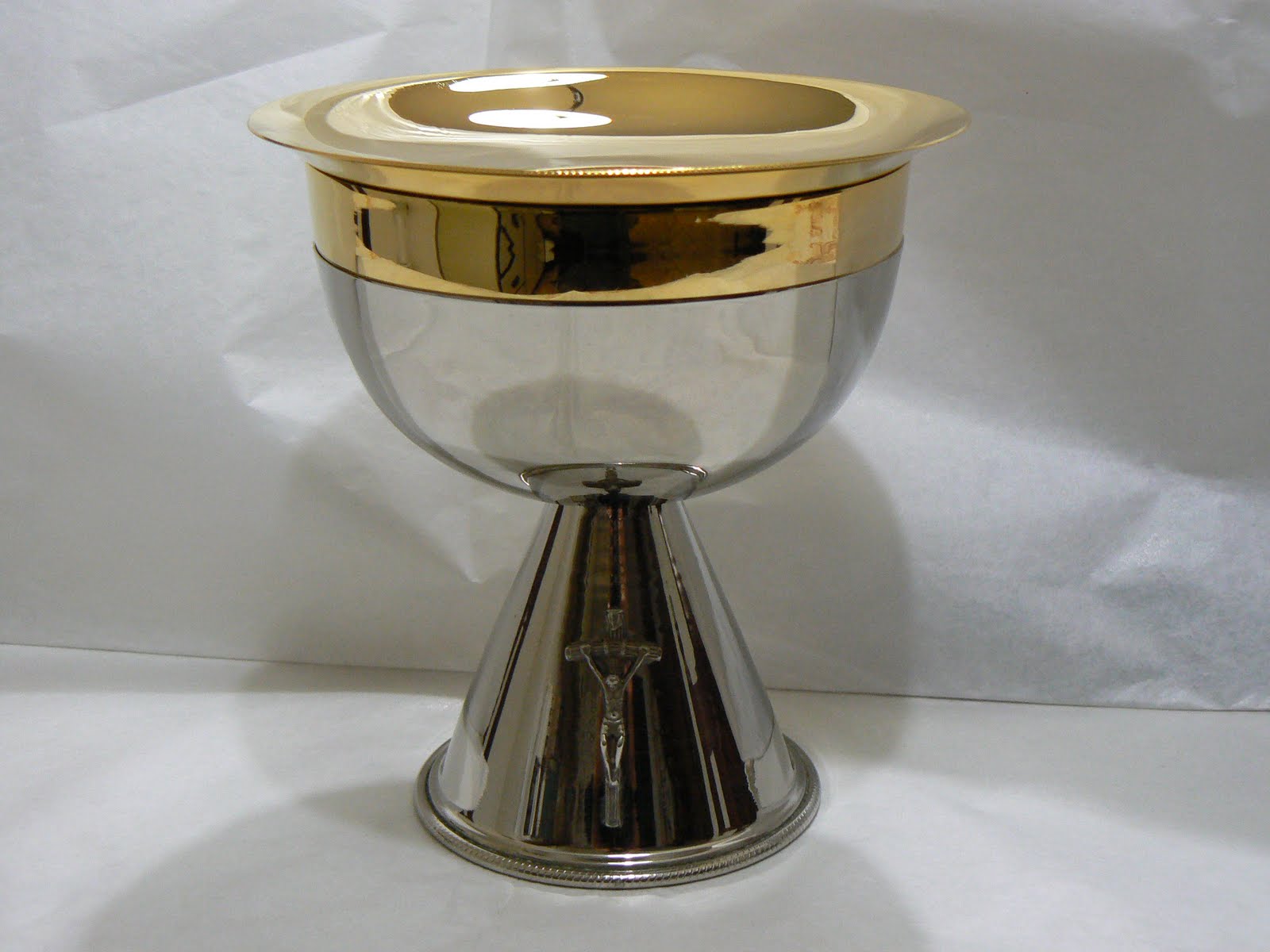 Orfebreria-Objetos Liturgicos: Cáliz Discípulo