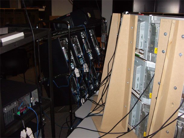 A 50-monitor Setup Powered by a 25-node Linux Cluster | Tech Source