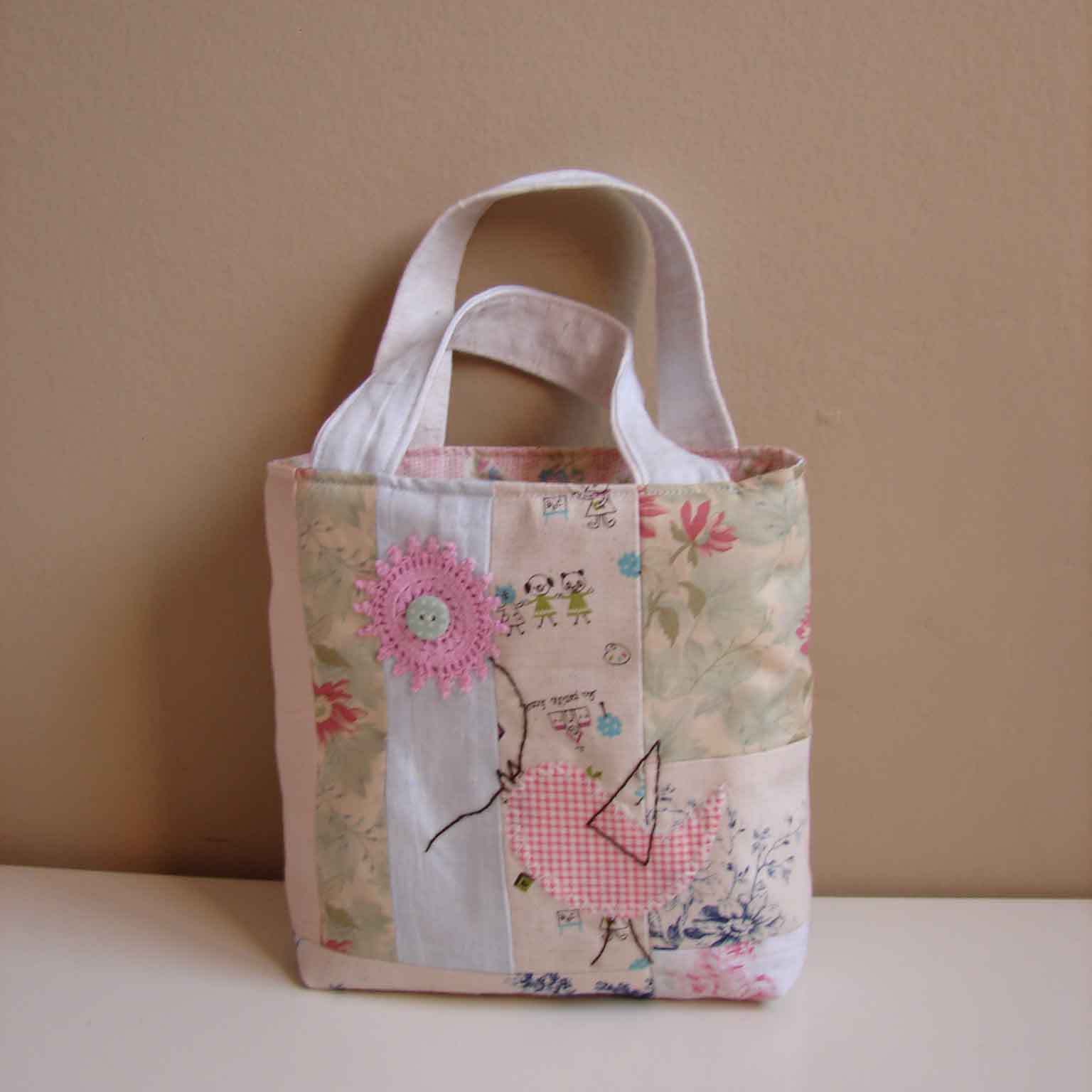 Roxy Creations: Patchwork bird tote
