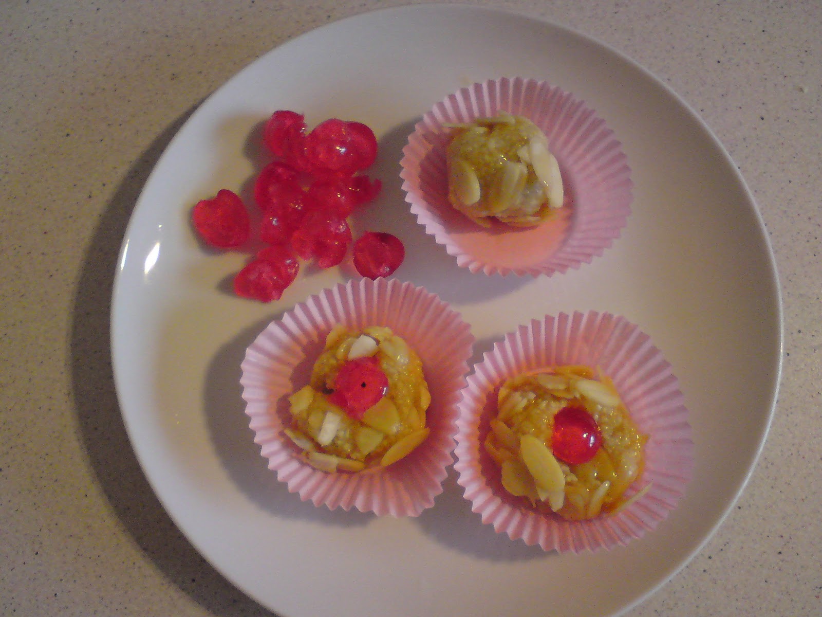 Chahrazed's Arabian Cookbook: Mchouek مشوك (Almond spiky macaroons)