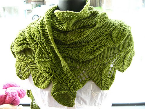 The Naked Knitters: Cedar Leaf Shawlette