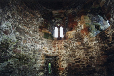 Clans, Castles and the Scottish Borders: Rait Castle (and inadequate ...