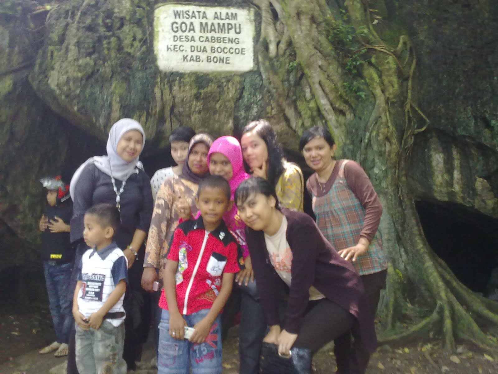 ANA'TO BONE: MENIKMATI PESONA GOA MAMPU