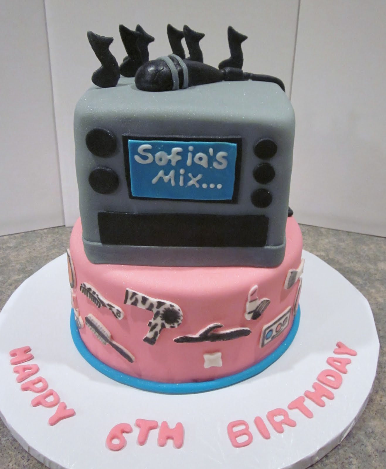 My cakes and treats: 3-D Cakes