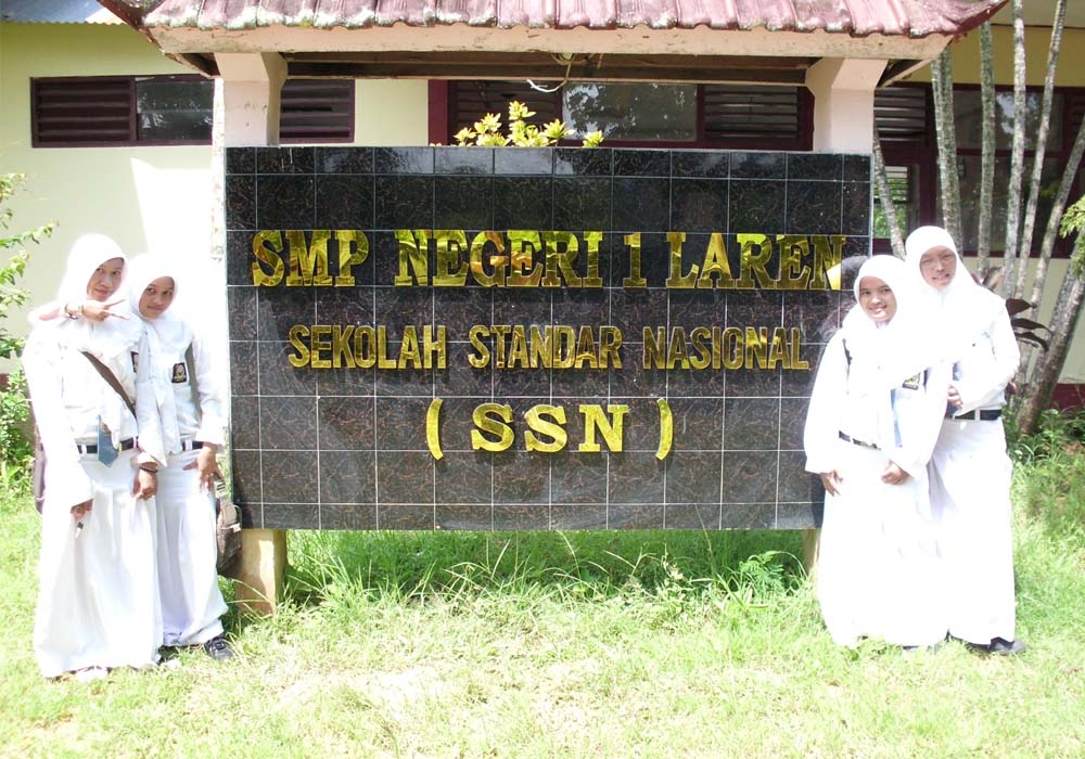 SMP NEGERI 1 LAREN LAMONGAN: ALUMNUS BERKUNJUNG