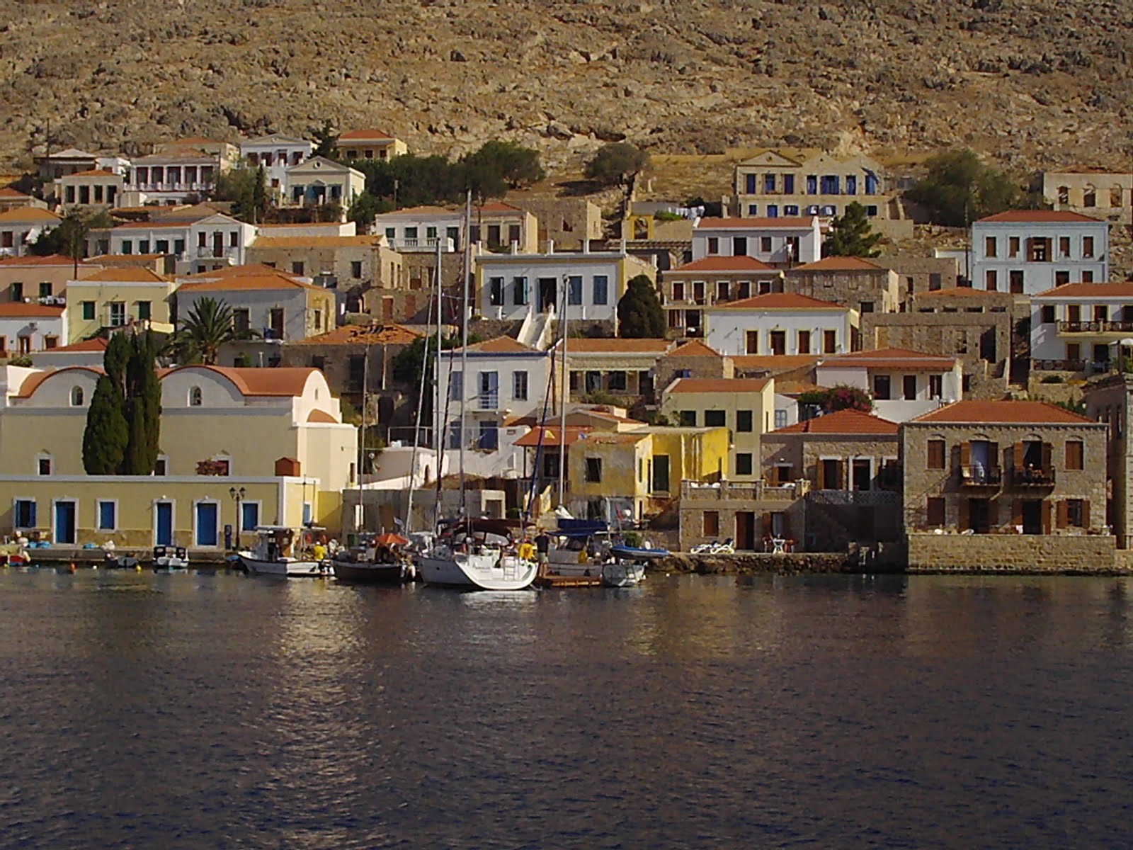 Ταβέρνα Λευκωσία Χάλκη: Η ΧΑΛΚΗ ΤΗΣ ΔΩΔΕΚΑΝΗΣΟΥ