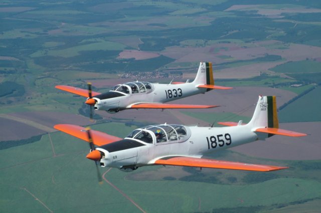 Neiva T-25 Universal : el entrenador brasileño | Zona Militar