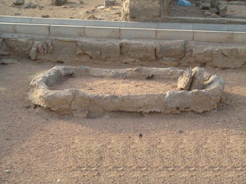 Talabul 'Ilmi: Kuburan Bukanlah Tempat Pemujaan atau Tempat Berharap Berkah