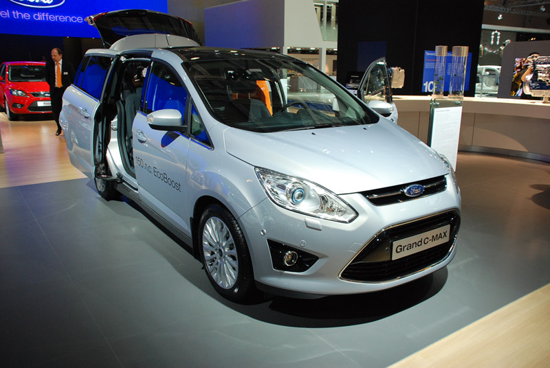 Car Blog Review: Ford has presented in Moscow new Grand C-Max