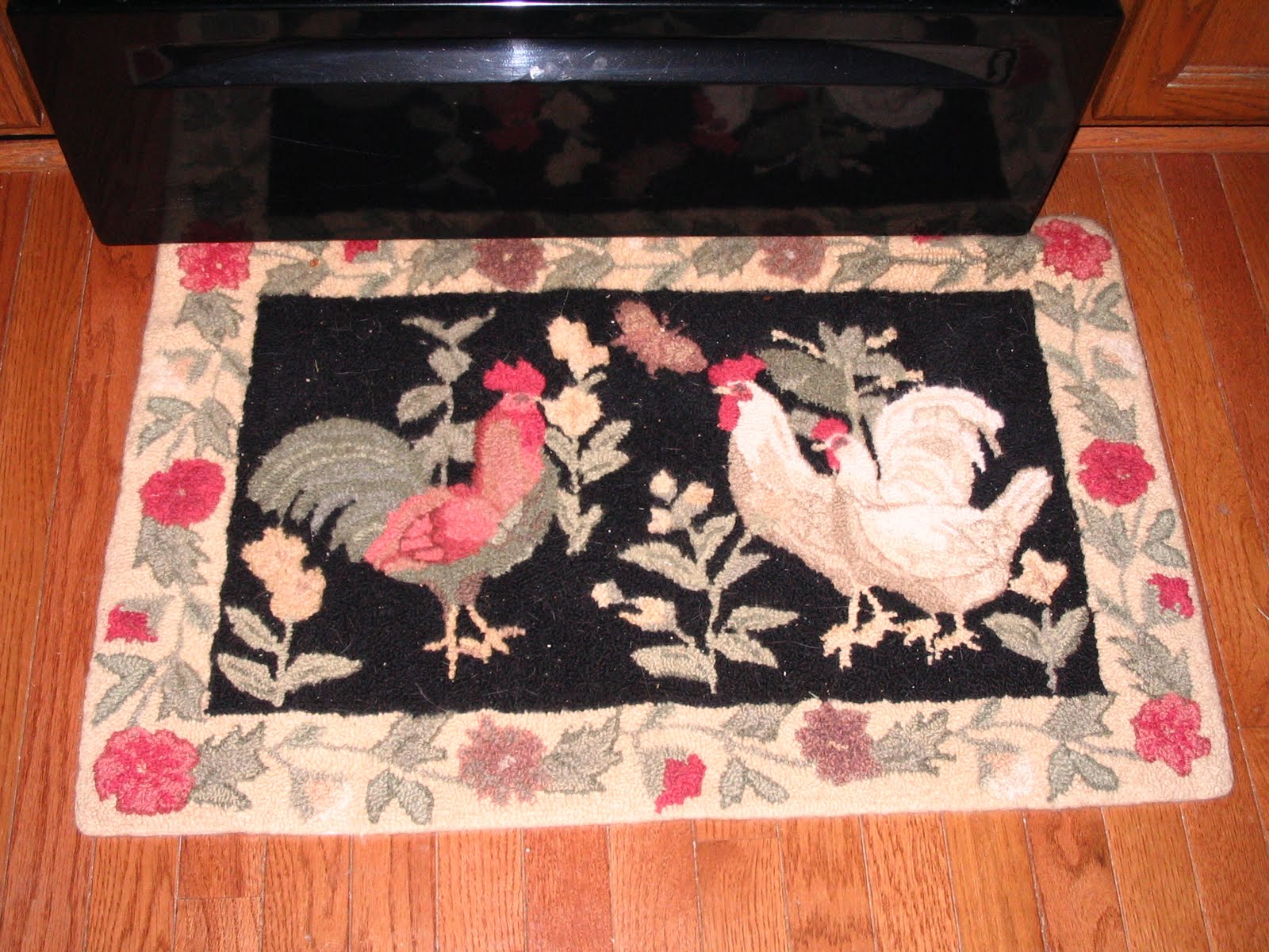 RoseChicFriends: Rooster Party!