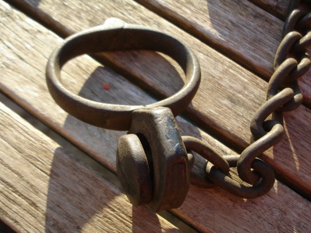 RestraintsBlog: 18th Century Iron Slave Manacles Cuffs & Chain