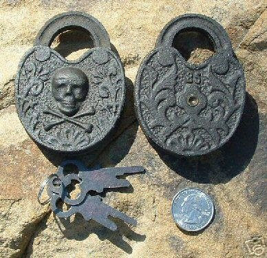 RestraintsBlog: Replica SKULL & BONES Padlocks