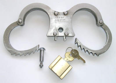 RestraintsBlog: Titan Handcuffs
