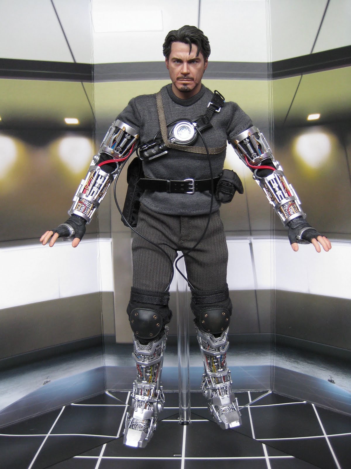 deSMOnd Collection: Hot Toys - Tony Stark in Mech Test Version Pt.3