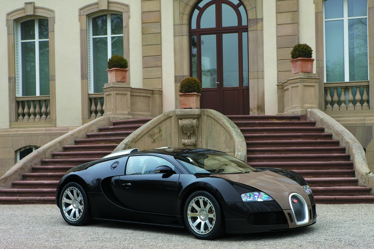 LUXURYLAW: Luxury car Bugatti
