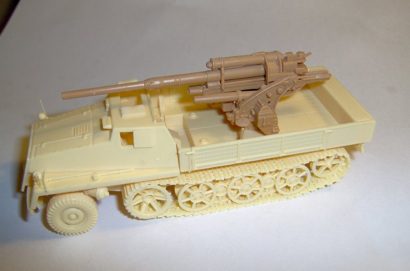 Gulumik Military Models: SWS armored with FLAK 88mm 1/72
