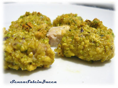 Senza Sale in Zucca: Dadi di pesce spada impanati ai pistacchi