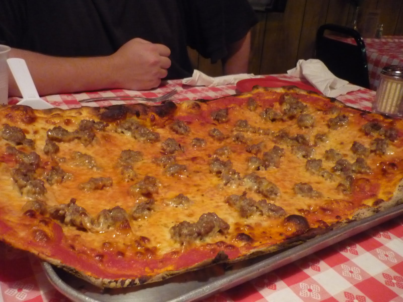 Smokin' Chokin' and Chowing with the King: Maria's Pizza