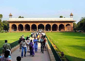 INDIA ON WHEELS - A trip for pleasure!: The Archaeological Museum at ...