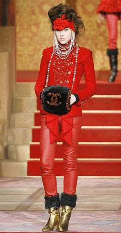 Handes Pink Fashion: Dalgalı Saç Modelleri