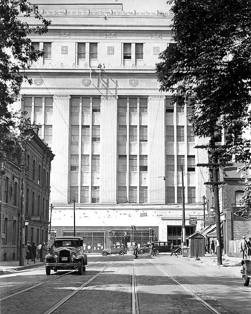 lost toronto: Eaton's College Store/The Carlu