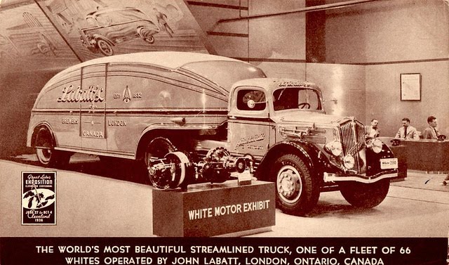 lost toronto: Labatt's Streamline Beer Trucks
