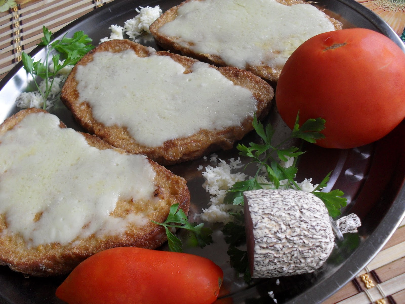 Jullya Cryss: Paine prajita cu ou si branza de oaie