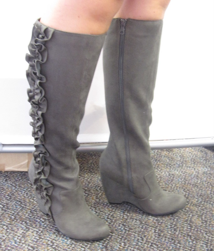 Chasing Davies: reShoe of the Day: IRL Ruffled Boot