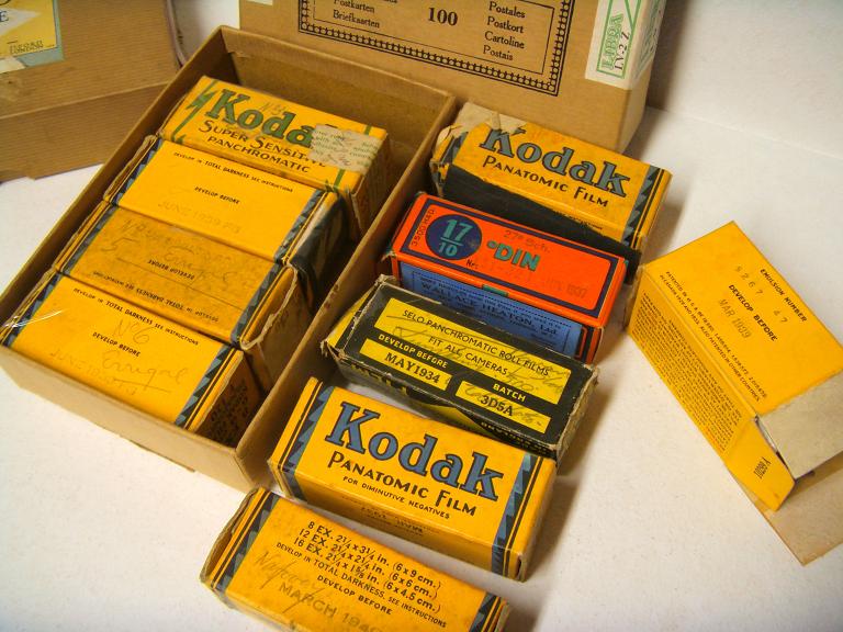 VINTAGE CAMERAS & EQUIPMENT: September 2010