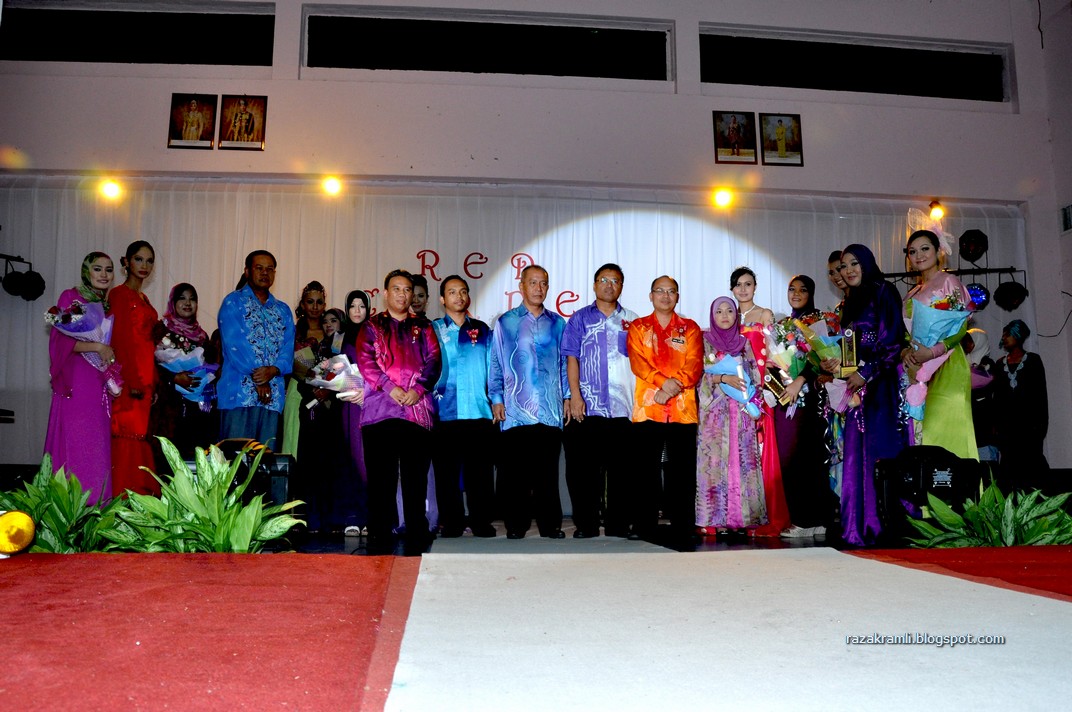Fotografi merakam sejarah: Majlis peragaan fesyen dan pakaian di Dewan ...