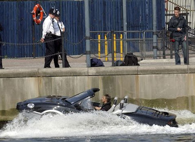 Beyond The Invisible: Gibbs Aquada :High Speed Amphibian Car