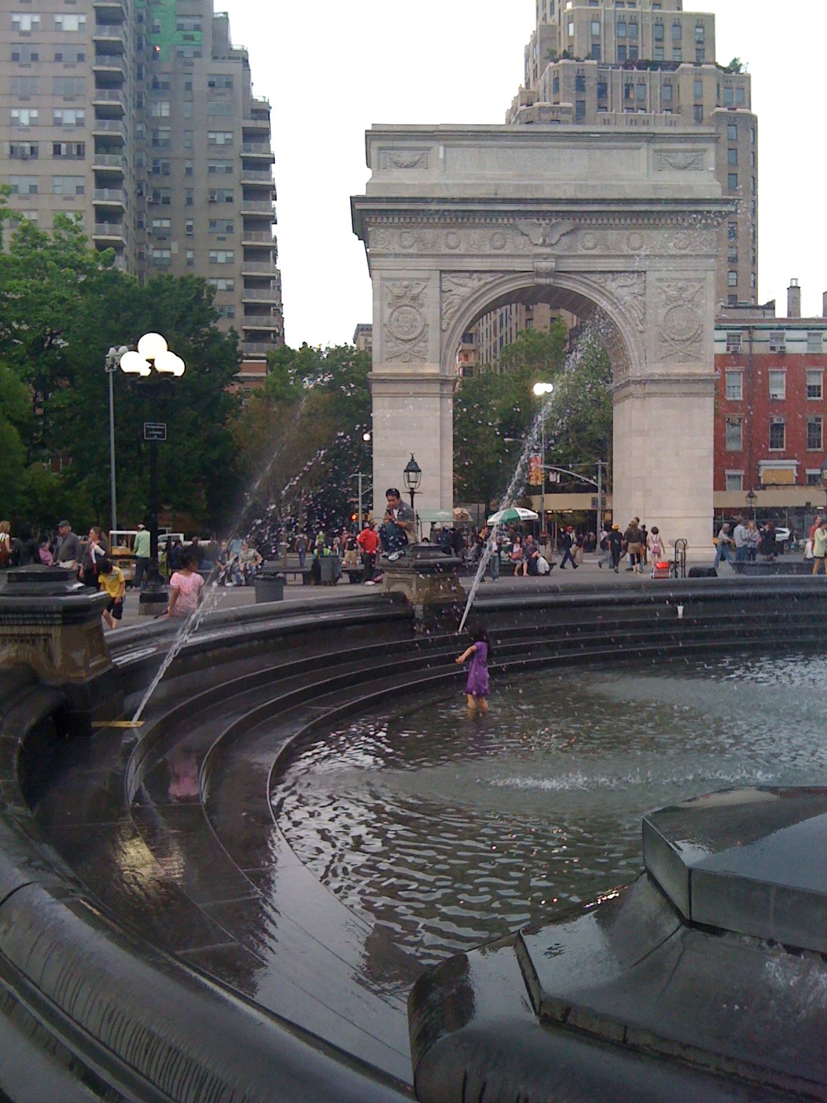 Pay a Visit: Washington Square Park in the Spring