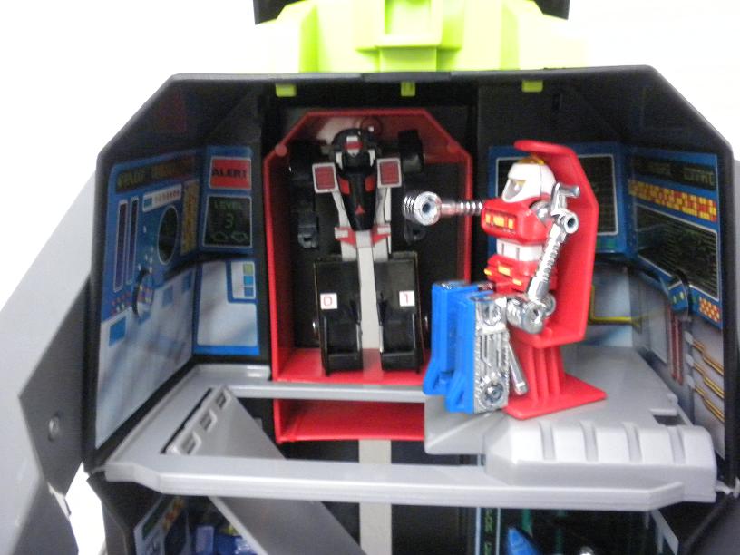 Blog Transformers.com: 650: GobotsThruster (Renegade Gobots Headquarters)