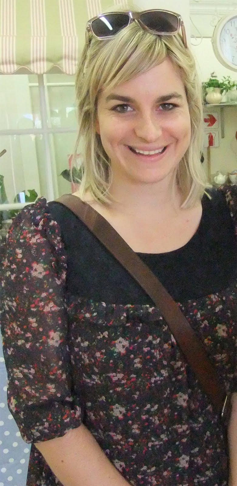 swimming in pajamas: Frill & Frock Identity