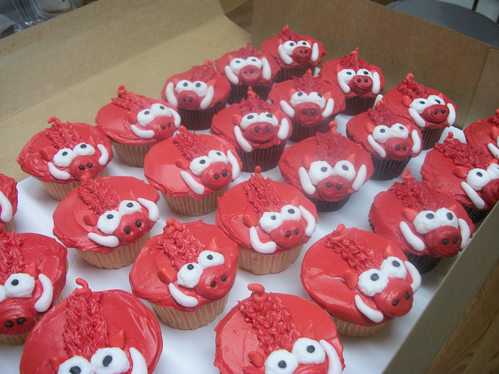 Tasty Cakes: Razorback Cupcakes
