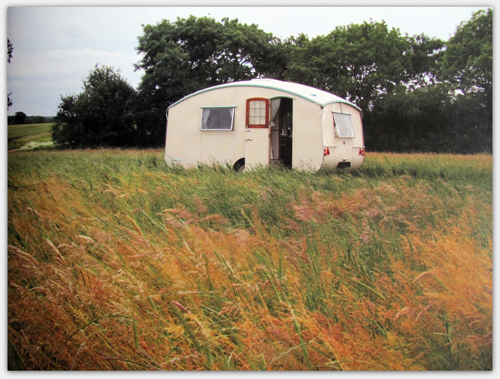 A Tranquil Townhouse: cool retro caravans