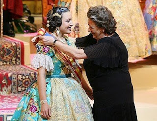 VALENCIA EN FALLAS: MARTA AGUSTIN Y SU CORTE DE HONOR