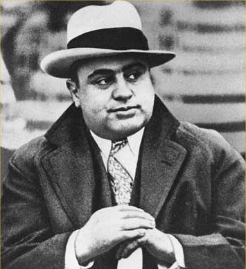 Biography of Al Capone - American Mafia Boss | Collection Biography People