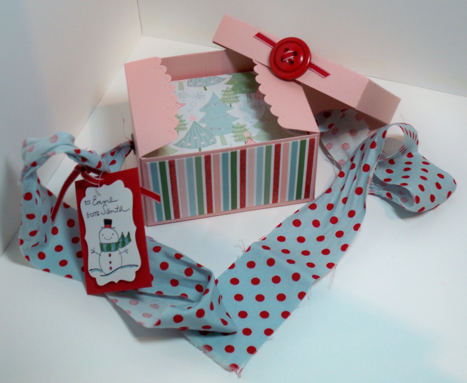 Trinity Designs: Candy Cane Christmas Gift Card Box