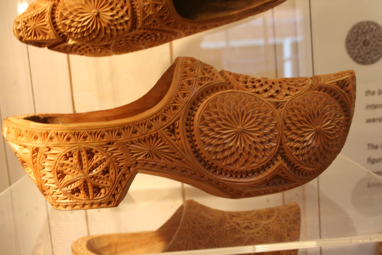 Experience Amsterdam: CLOGS THE WOODEN SHOE