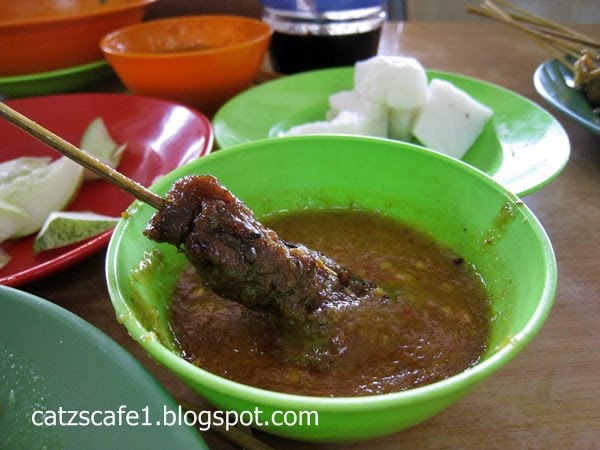 Catz's Cafe: Sarapan sate di Muar
