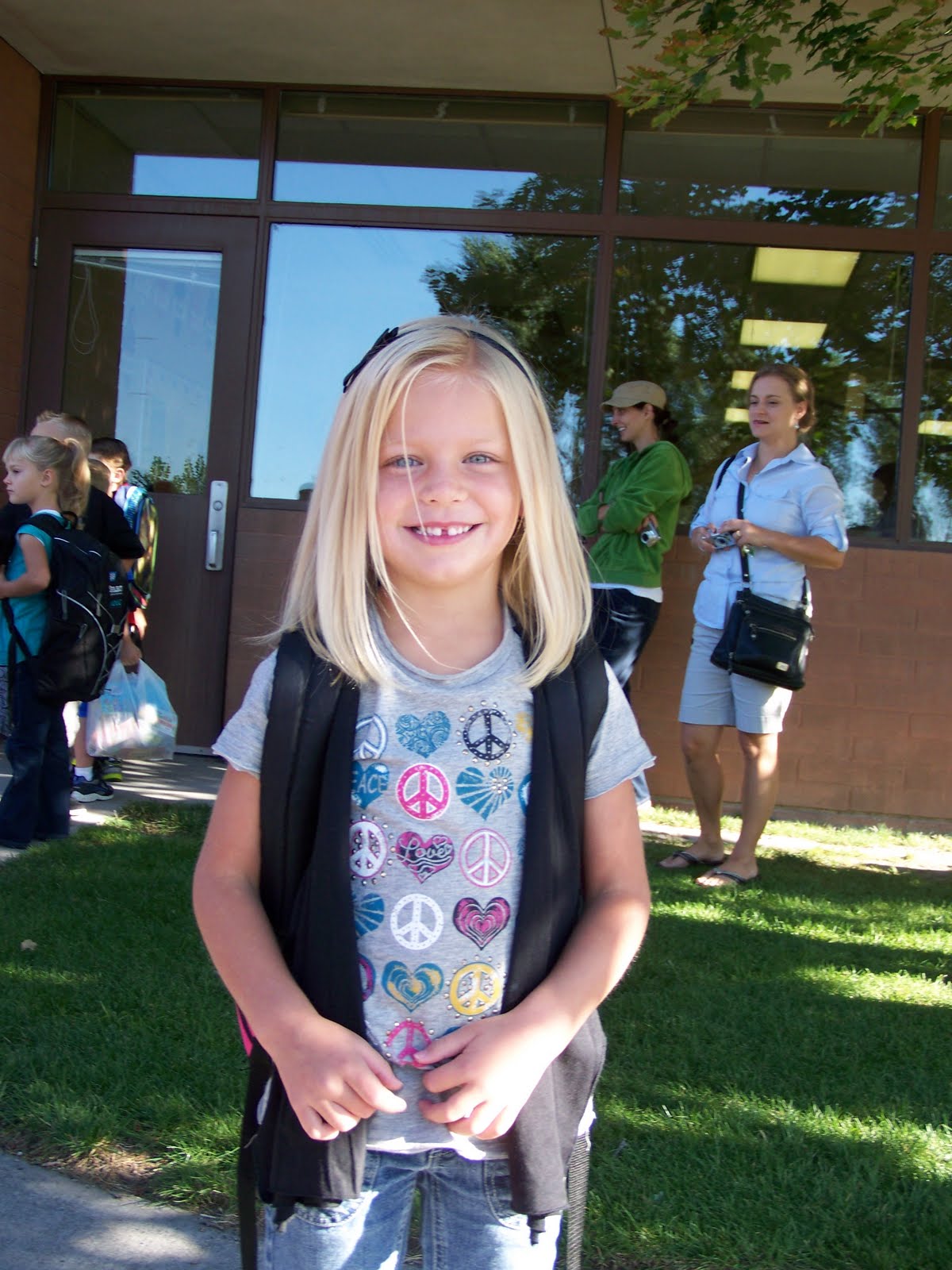 The Little Ladies: FIRST day of school 2010!