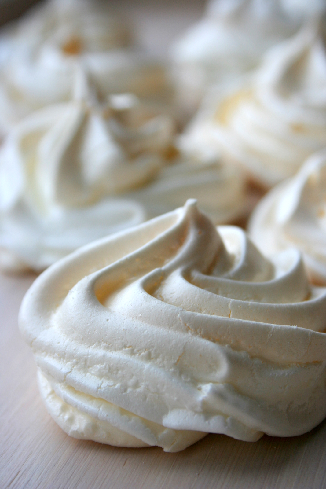 raspberries and cream: Najprostsze bezy