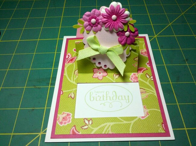 Welcome to Scrappin' Cat's Creative Endeavors: Surprise pop-up card
