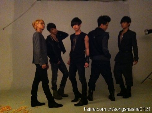 Mundo Oriente: Top Combine